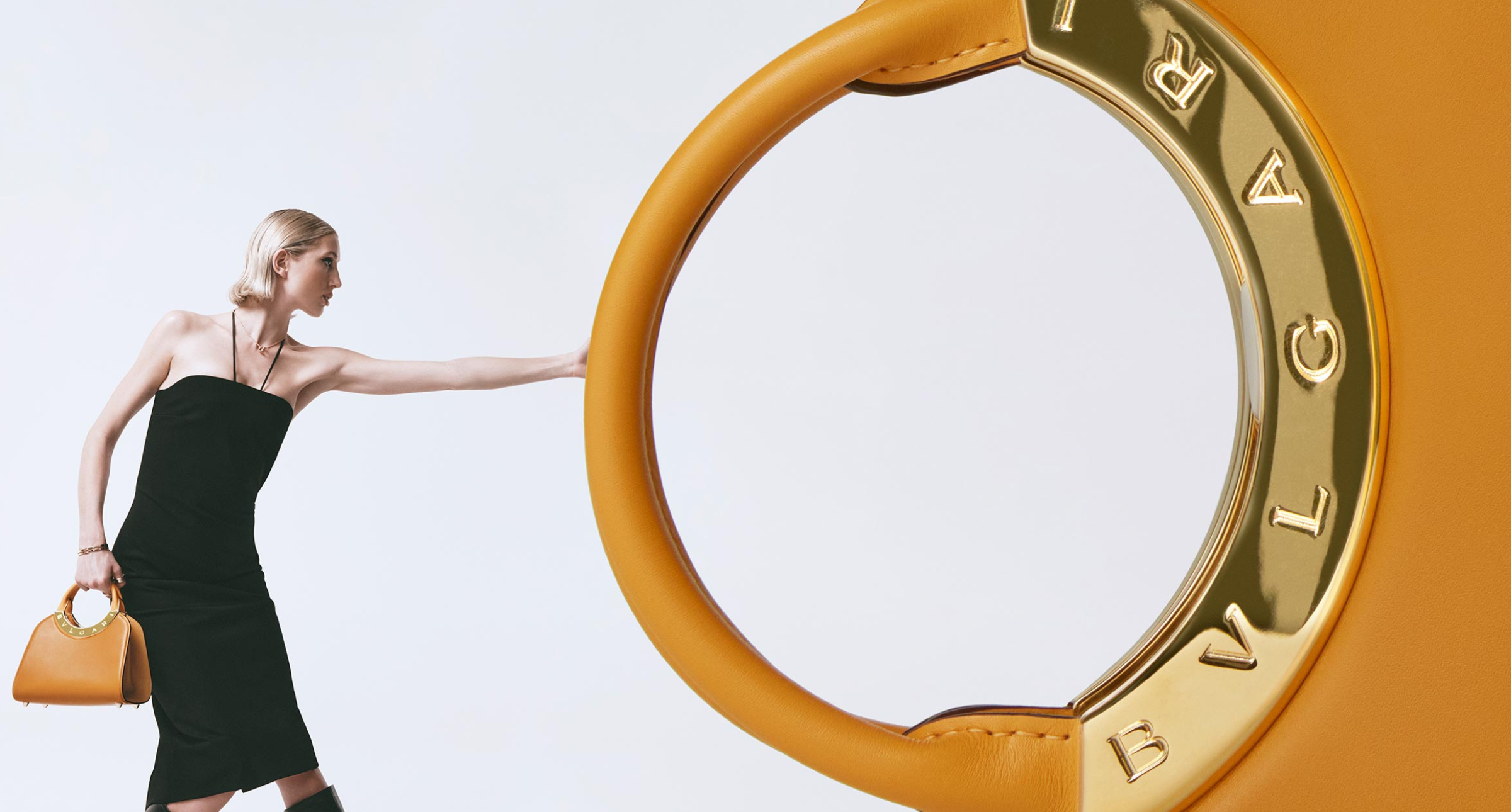 【#Accessory】單色包款炫麗上市！BVLGARI ROMA以珍稀皮革詮釋品牌誕生地羅馬雋永魅力